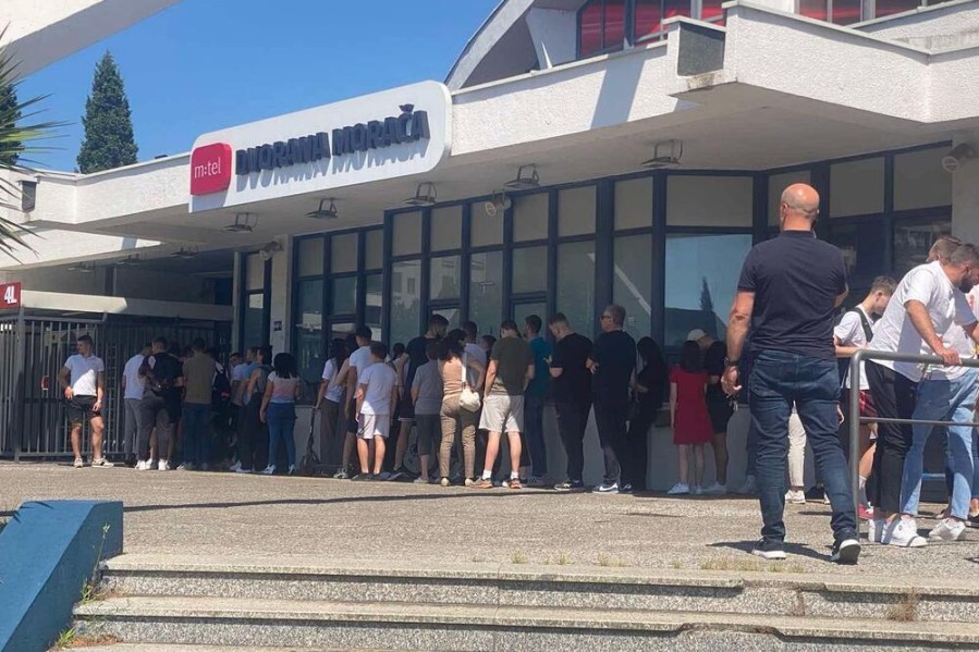 Počela prodaja karata: Red ispred "Morače" - Gradski portal